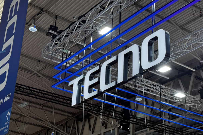 В России неожиданно начались продажи неанонсированного смартфона Tecno Camon 30S | DGL.RU ...