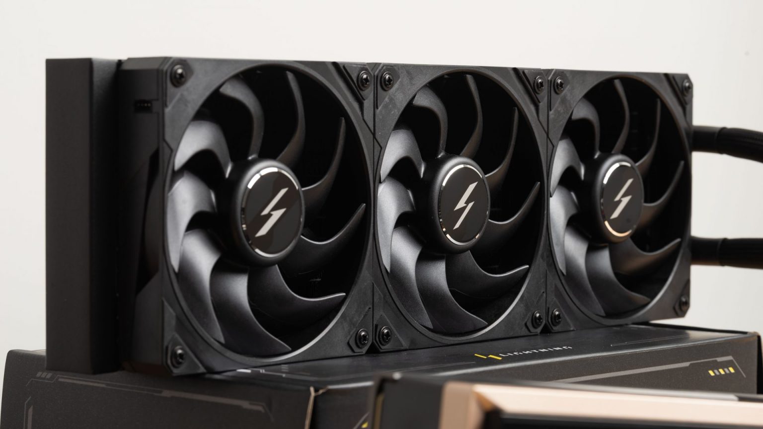 Видеокарта MSI GeForce RTX 5090 Lightning Z | DGL.RU